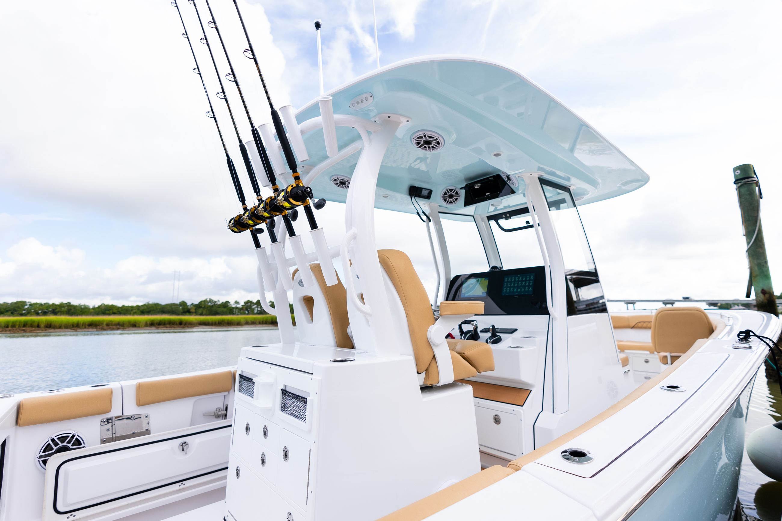 Open 282 Center Console · Features | Sportsman Boats
