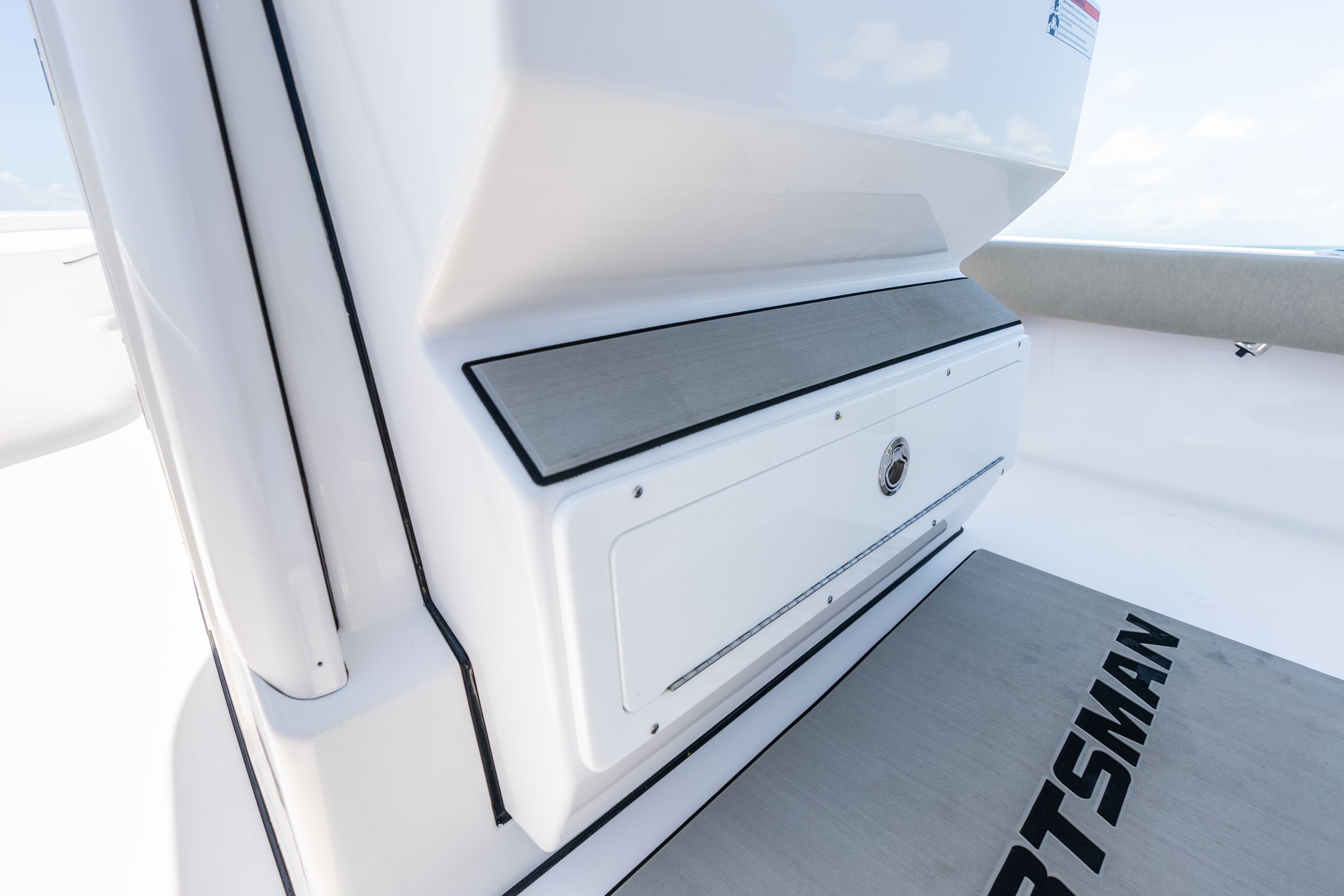 Masters 247 Bay Boat · Features | Sportsman Boats