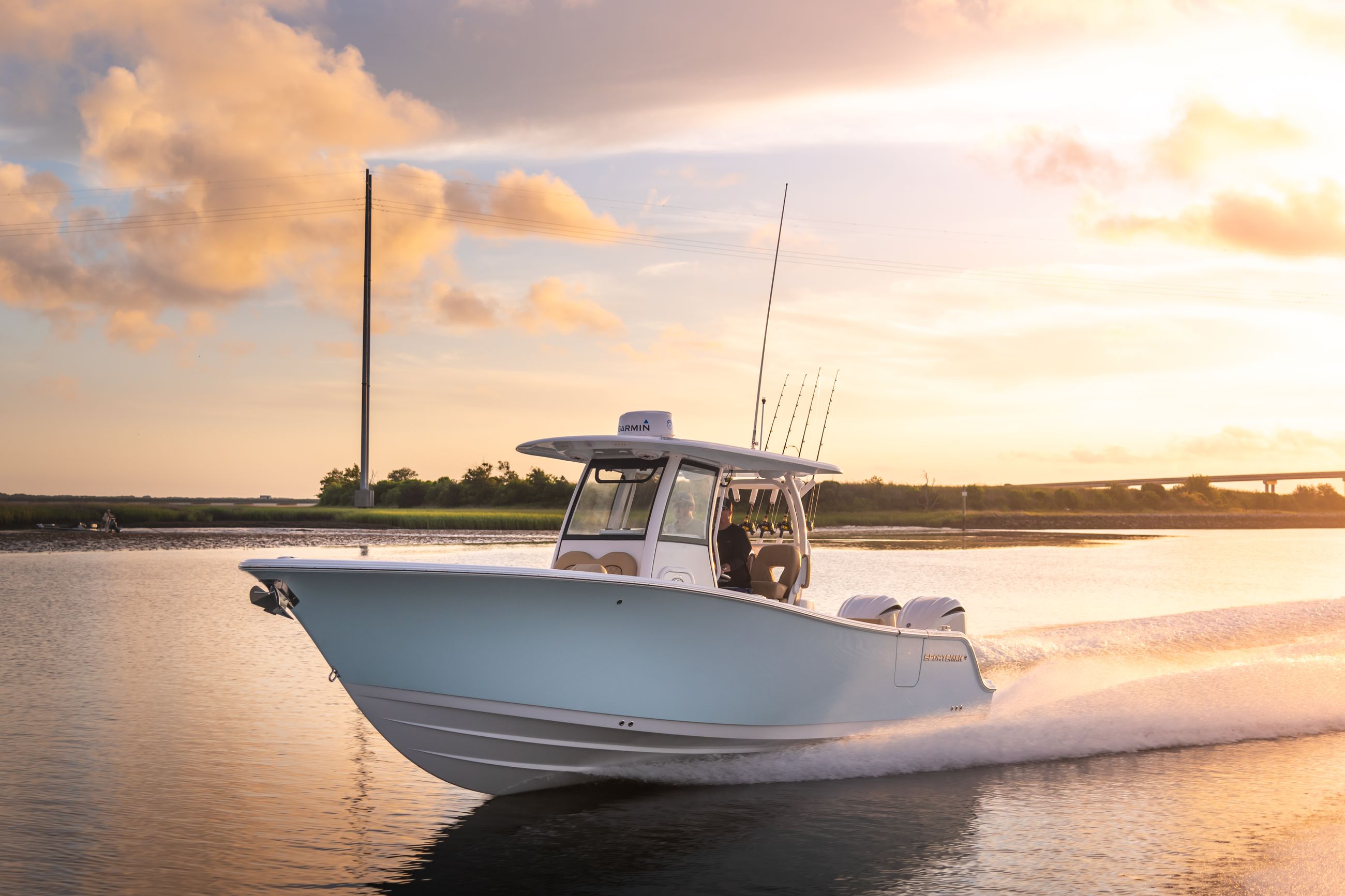 Family-Friendly Offshore Center Consoles & Bay Boats from 21' to 35 ...