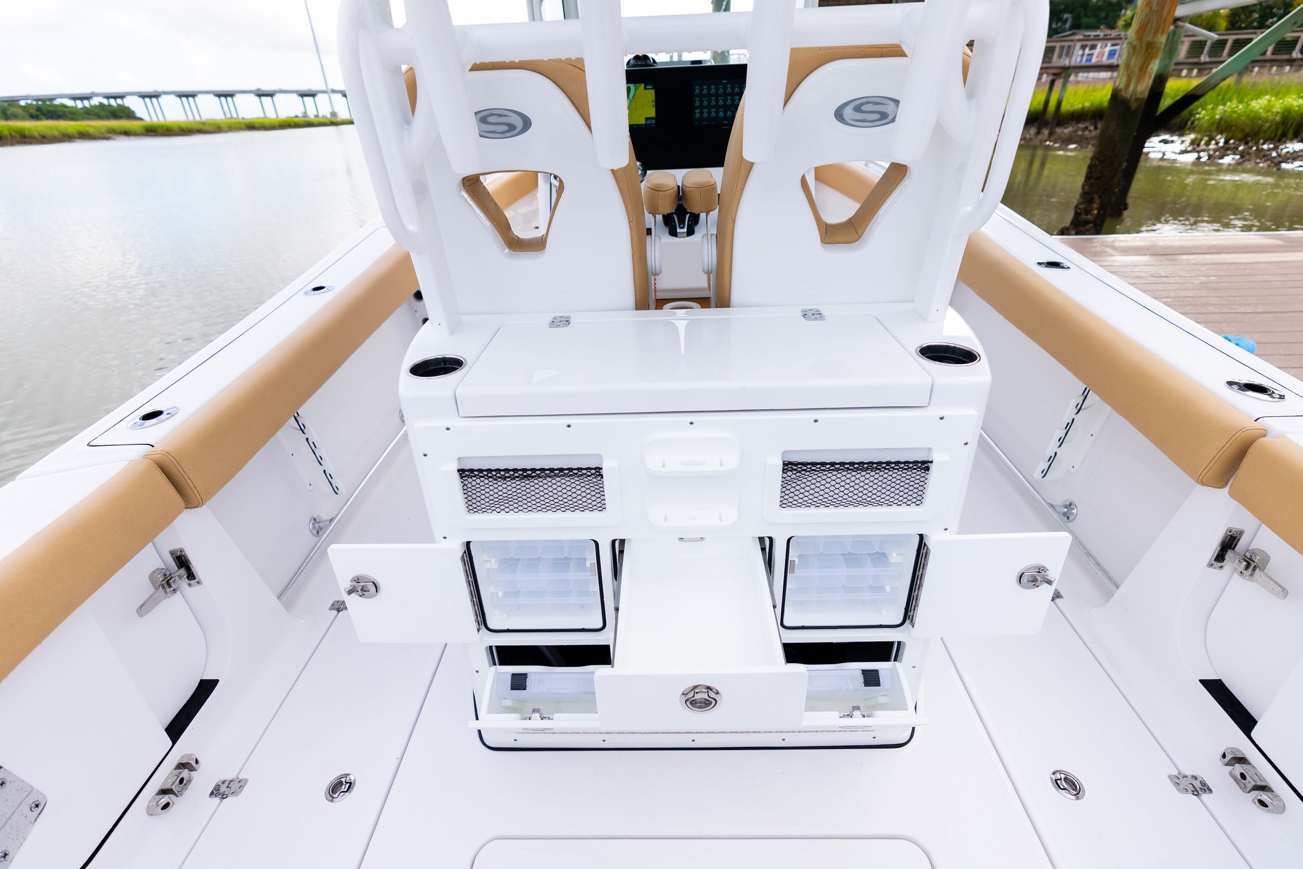 Open 282 Center Console · Features | Sportsman Boats