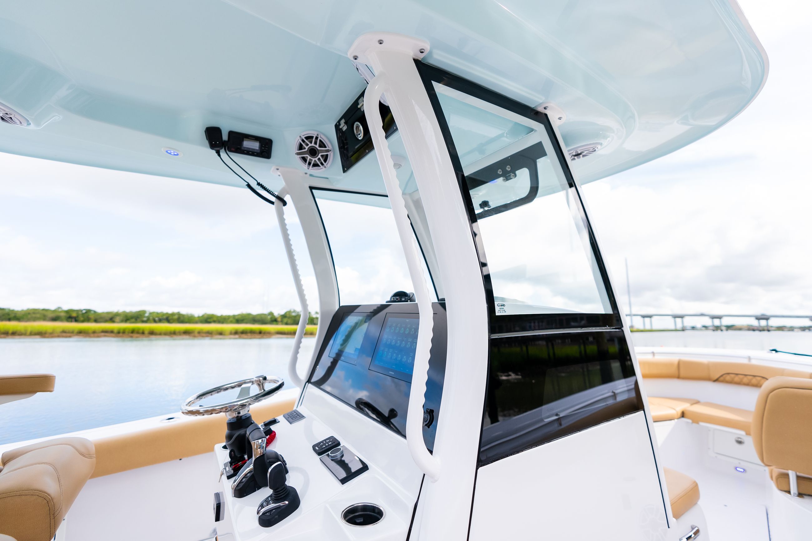 Open 282 Center Console · Features | Sportsman Boats