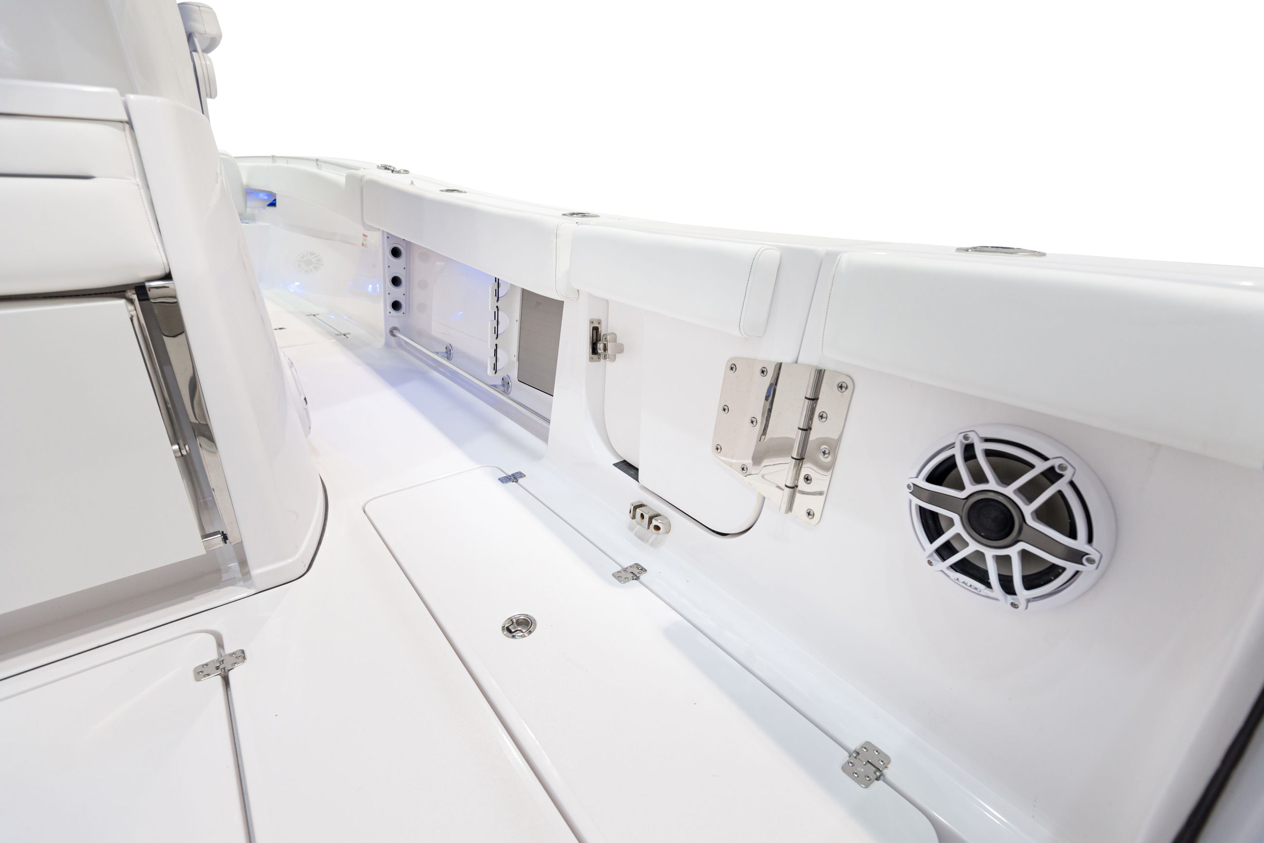 Open 322 Center Console · Features | Sportsman Boats