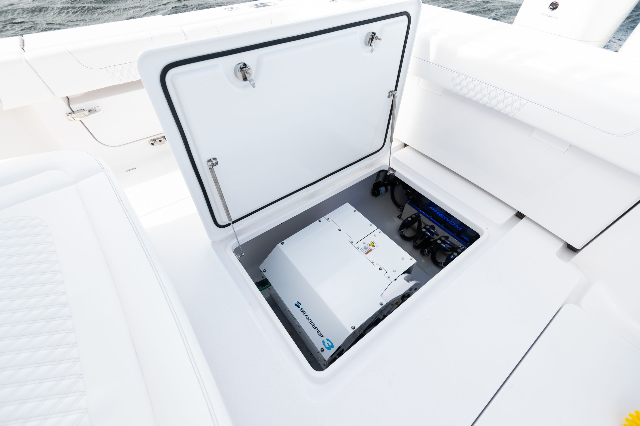 Phenom 37 Overview | Phenom Yachts